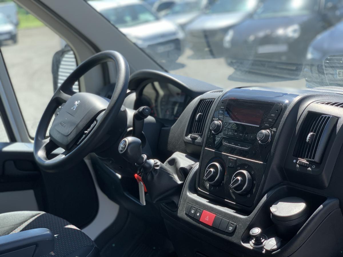 LSA - PEUGEOT-BOXER-2.0 HDI 130 BENNE CHASSIS CABINE 335 L2