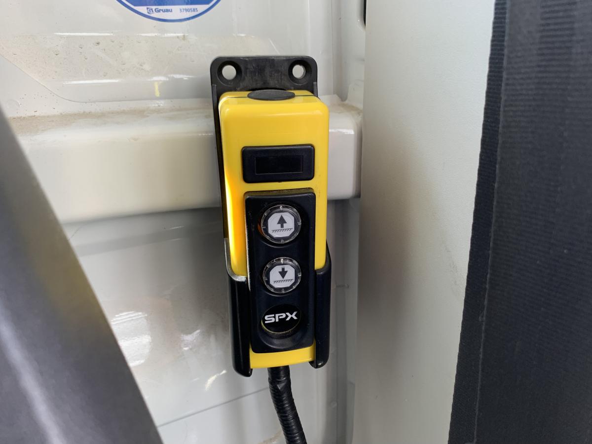 LSA - PEUGEOT-BOXER-2.0 HDI 130 BENNE CHASSIS CABINE 335 L2